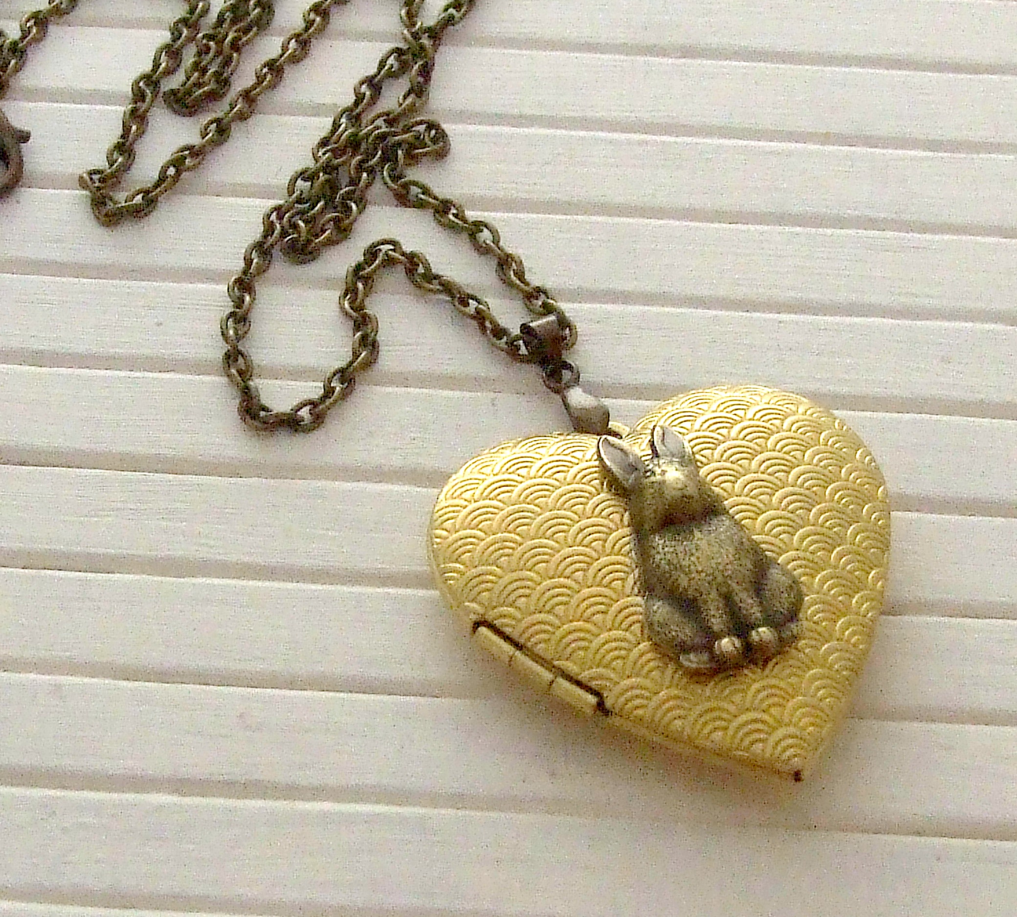 Rabbit Locket on Luulla